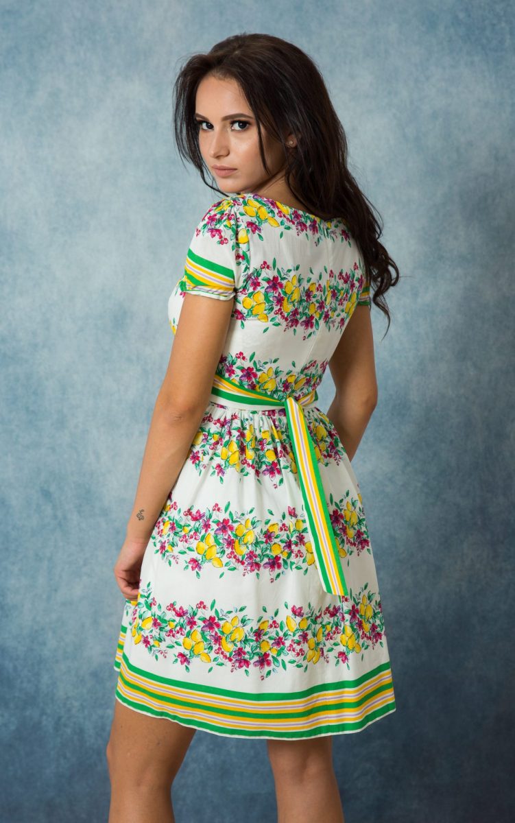 Rochie scurta de zi, imprimeu cu flori si lamai ⋆ Victoria Shop Fashion